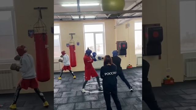 Открытая тренировка  женской команды по боксу на базе СК «Атлант»