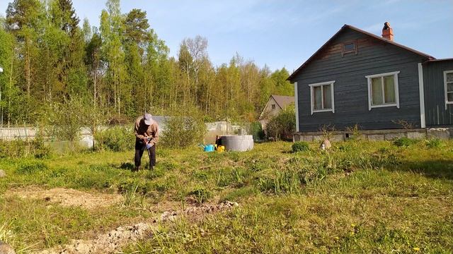 Перекапываем грядку на даче. Почти лето. 2023.05.20