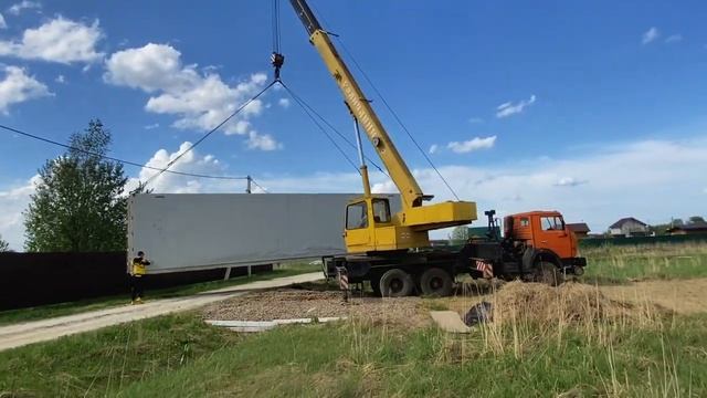Установка морского контейнера 2021 на участке #ДомИзКонтейнера