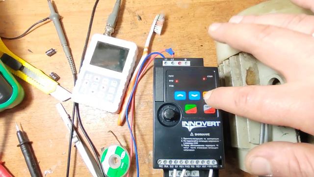 Настройка преобразователя частоты INNOvert Mini-Plus управление кнопкой _пуск-стоп_ без фиксации.