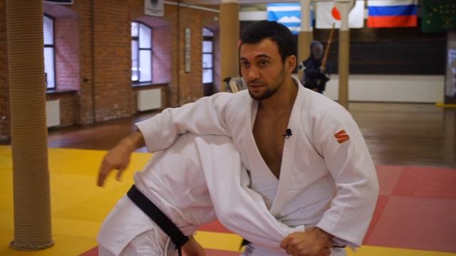 Олимпиада в Токио. Дзюдо. Технику Абэ Хифуми разбирают Алима Гаданова и Камал Хан-Магомедова