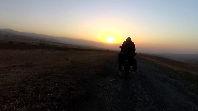 18 серия Велопутешествие по Узбекистану 2022 Спуск с Зааминских гор