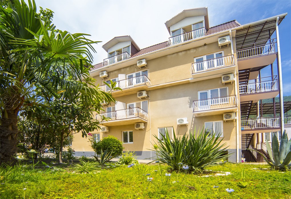 Гостиницы и отели центра Гагры. Отдых на Черном море в Гагре. «Морская» ГОСТИНИЦА