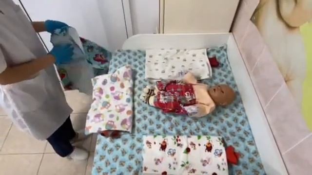 Применение грелок для согревания новорожденного.mp4
