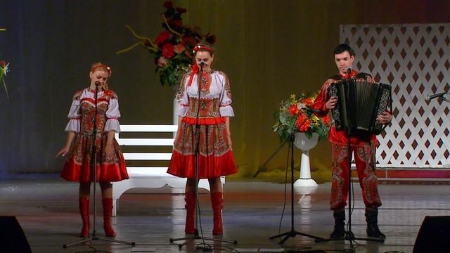 Большой концерт ансамбля Калина, в Гостях у Митрофановны Часть первая играй гармонь песни гармонь.