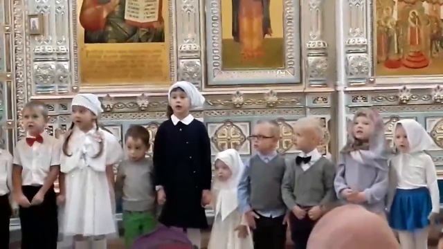 "Ангелы в небе высоком живут" Хор "Крутые парни и девчонки" (13 октября 2018)