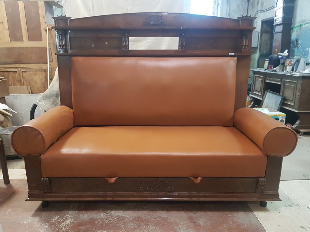 Реставрация "сталинского" дивана, установка "французской" раскладушки