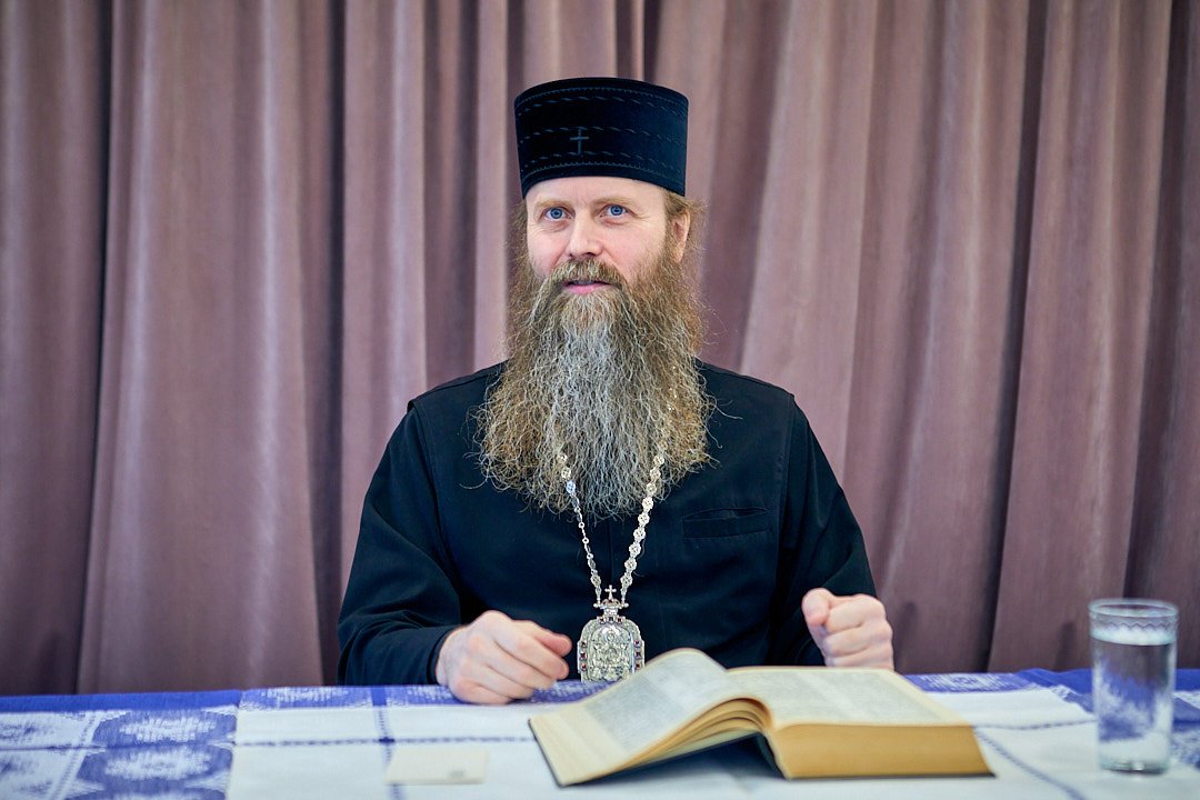 Беседа епископа Силуана с прихожанами. Тема - Любовь.