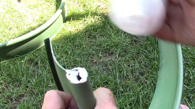 Монтаж бордюрной ленты на газоне