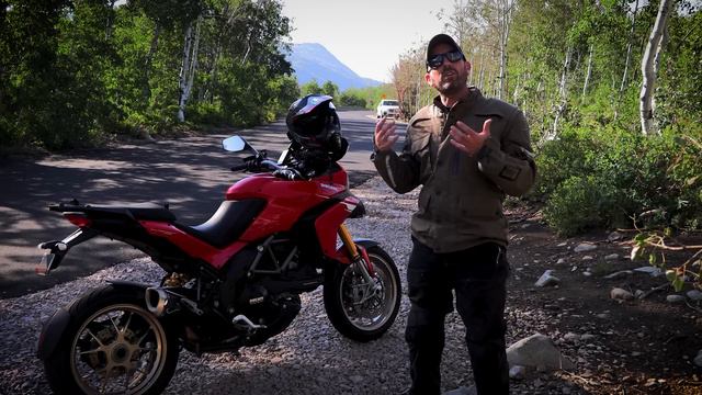 Торможение на мотоцикле на спусках (на английском)