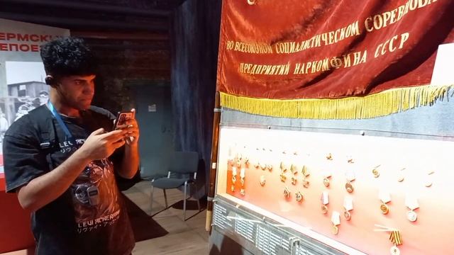 Иностранные студенты Перми посетили выставку «Оружие Победы»