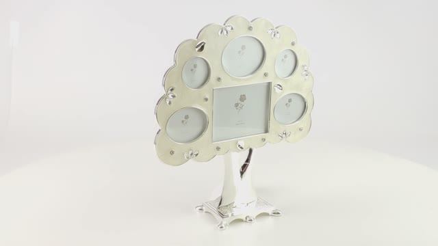 Металлическая рамка для 6 фото на дереве PF9590