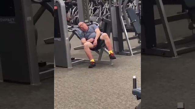 перетрудился