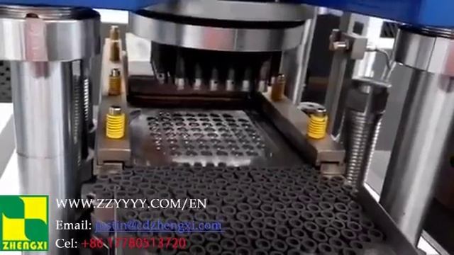 Гидравлический пресс для формования порошков.