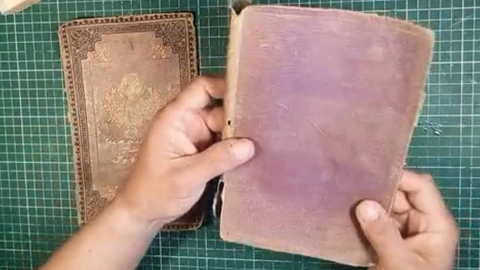 Реставрация книг дома. Ремонт переплета с тканевым покрытием.