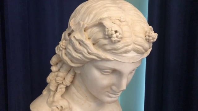 Фонды Остафьево: Голова Диониса из фондового собрания музея