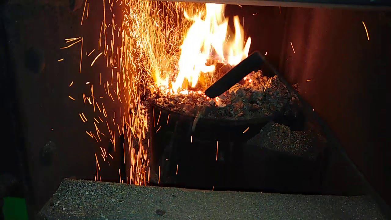 РЕТОРТНАЯ горелка автоматического котла ВСКЗ, скапливается зола между задней стенкой и горелкой