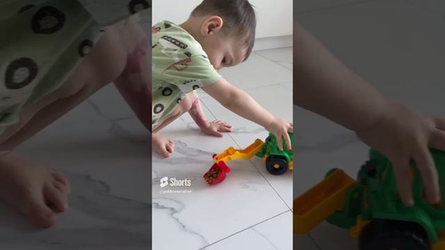 Кошка голодной не останется ? #baby #funny #cutebaby #diy