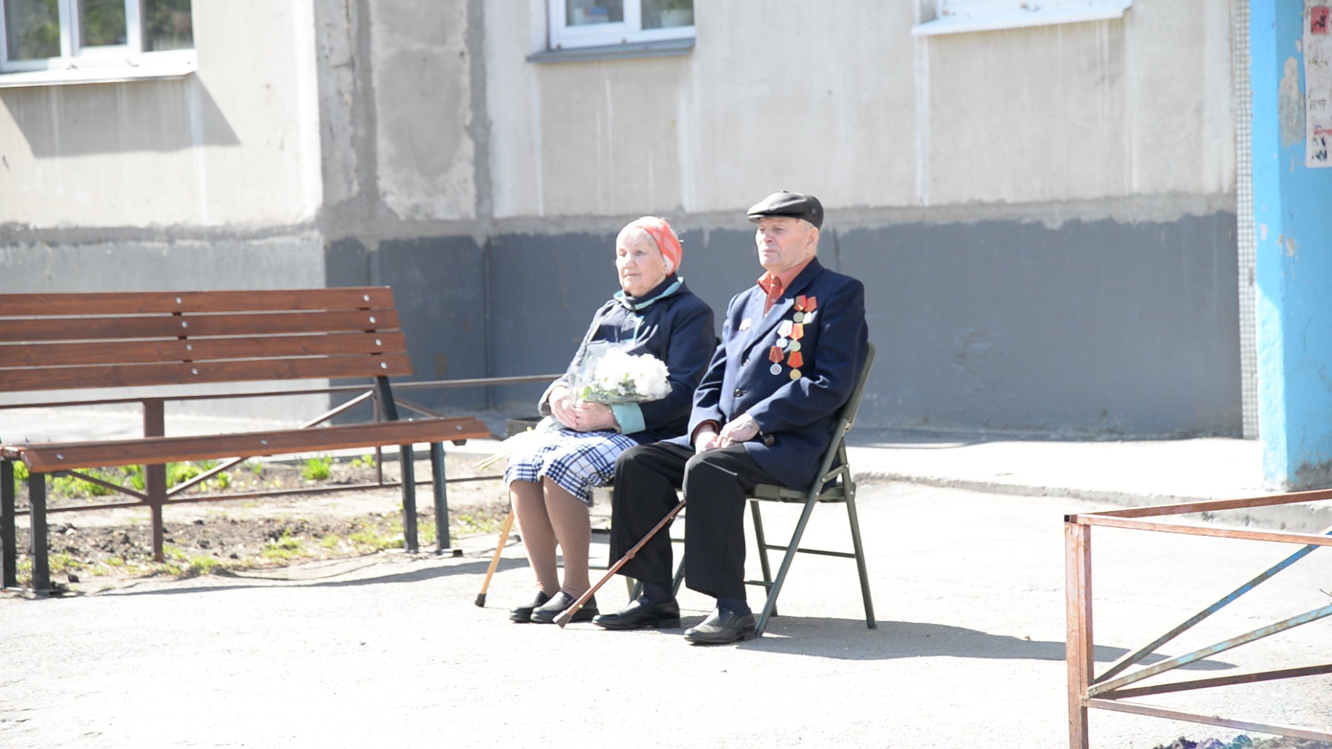 Росгвардия поздравила с Днем Победы ветерана в Кургане