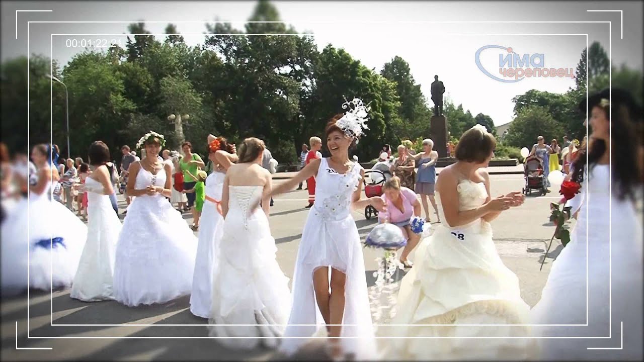 Парад невест и детских колясок