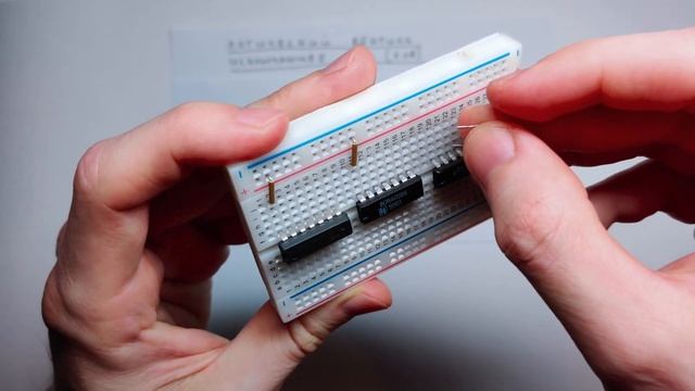 Вентиль Исключающее ИЛИ (XOR) - объяснение принципа работы и пример на макетной плате