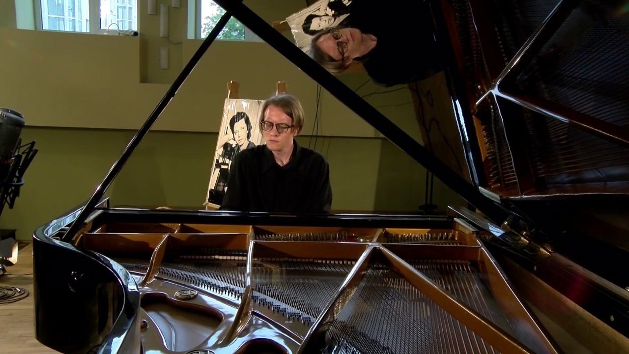 Окно №5 О. Мандельштам «На бледно-голубой эмали...», В. Тяптушкин, А. Скрябин, Н. Коровин.