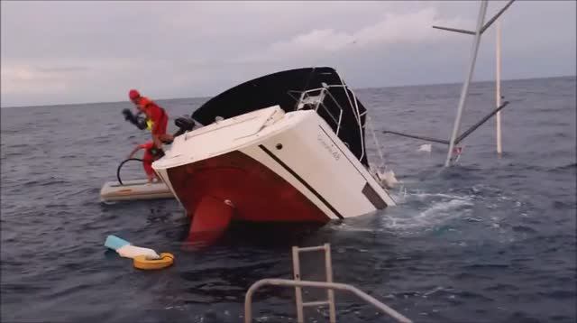 Спасательные операции - Спасение с тонущей яхты Joule