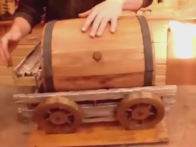 Подставка под хлебницу "водовозка" из сосны под старину . Часть 2.