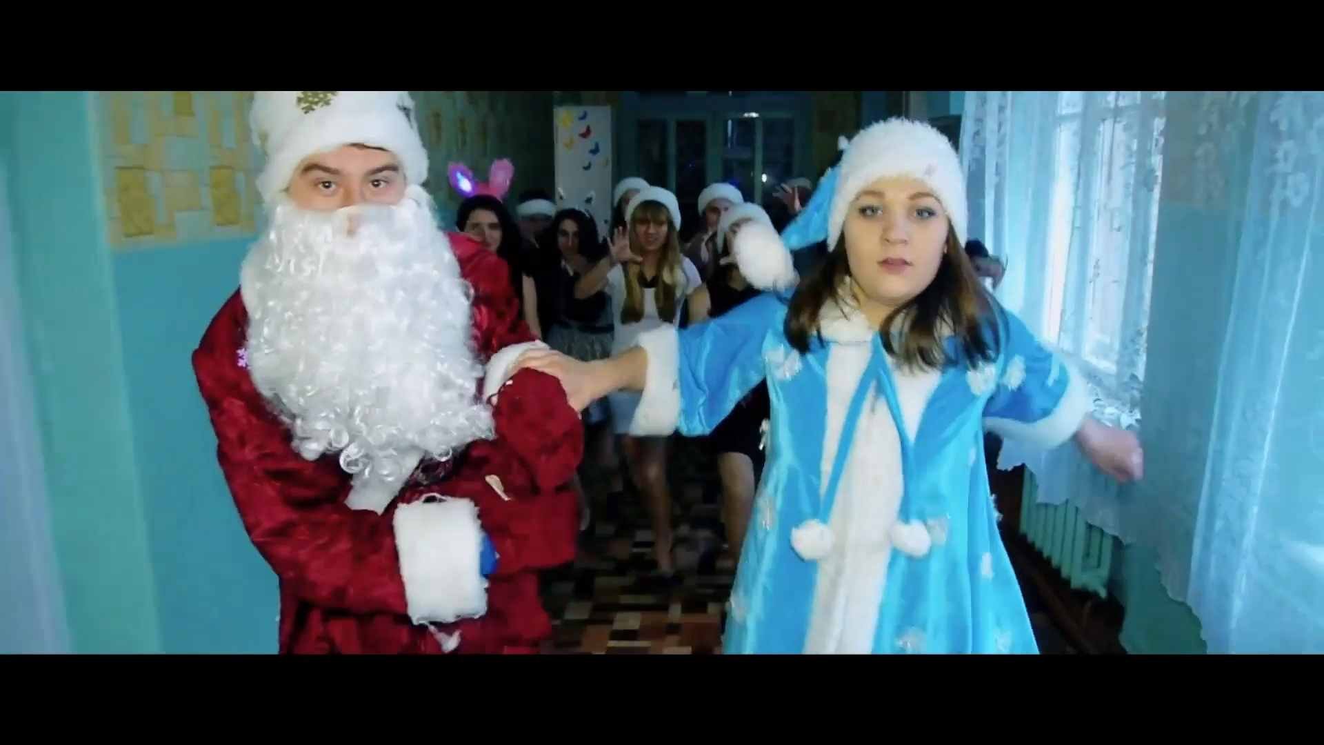 Дед Мороз и Снегурочка в школе перед Новым годом  @valentinvideofilm
