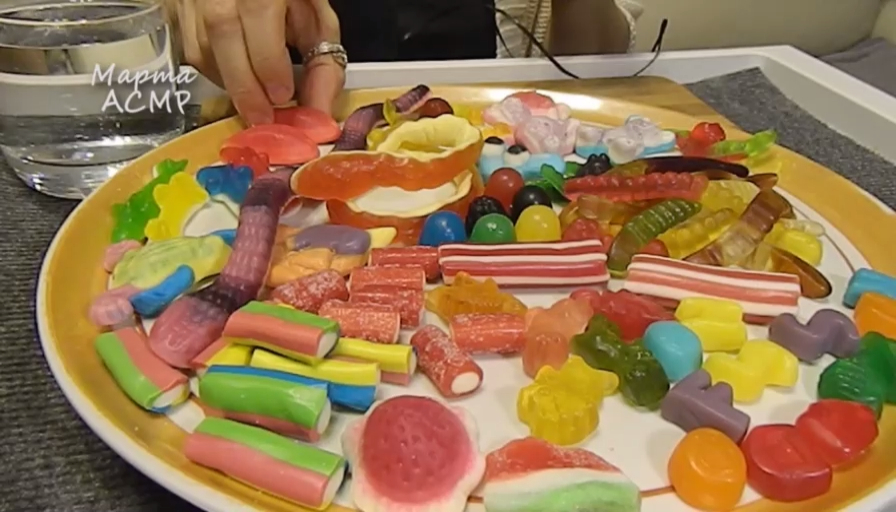 АСМР итинг Конфеты мармеладные жевательные желейные, обзор конфет разговор тихим голосом