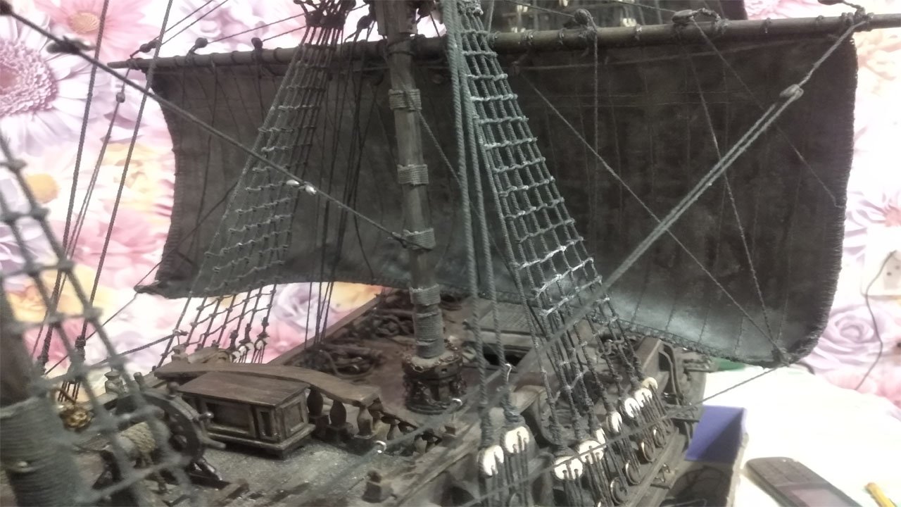 № 102 Сборка модели корабля черная жемчужина. Установка первого паруса на вторую мачту