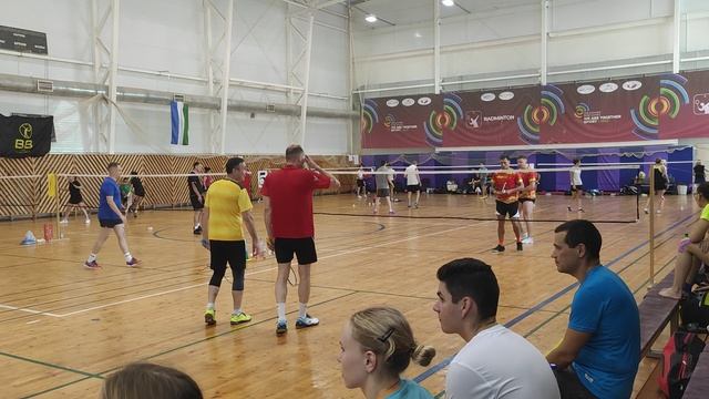 Вот так зажиливают воланы на 53 сек