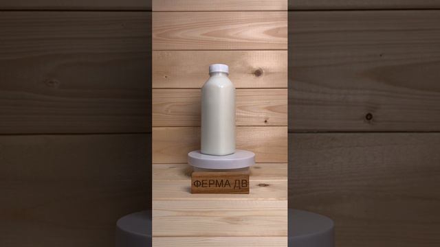 Молоко козье домашнее