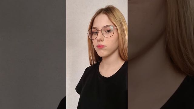 Боровая София (13 лет) читает стихотворение Б. Макарова "Варежки"