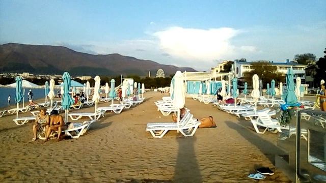 Геленджик. 01.10.2023. Жара. Вечер.