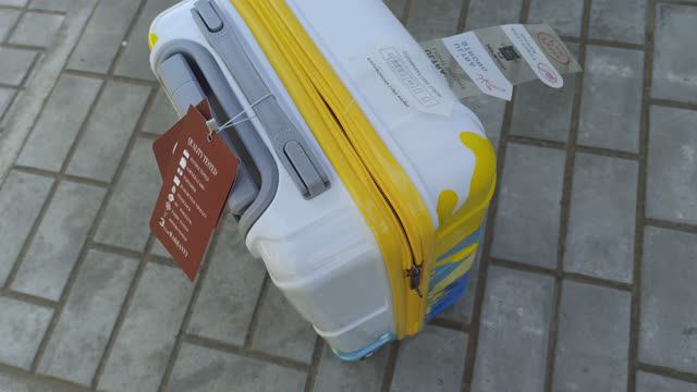 Чемодан на колесах Peter Pan PT-02