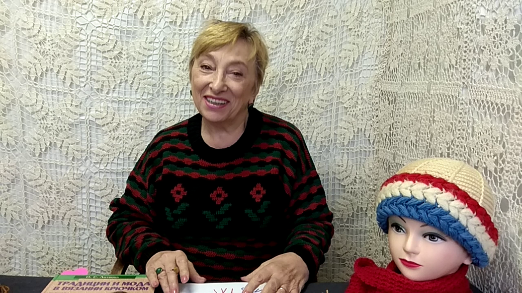Шапочка с отворотом "коса". Мастер-класс по вязанию крючком от О. С. Литвиной.