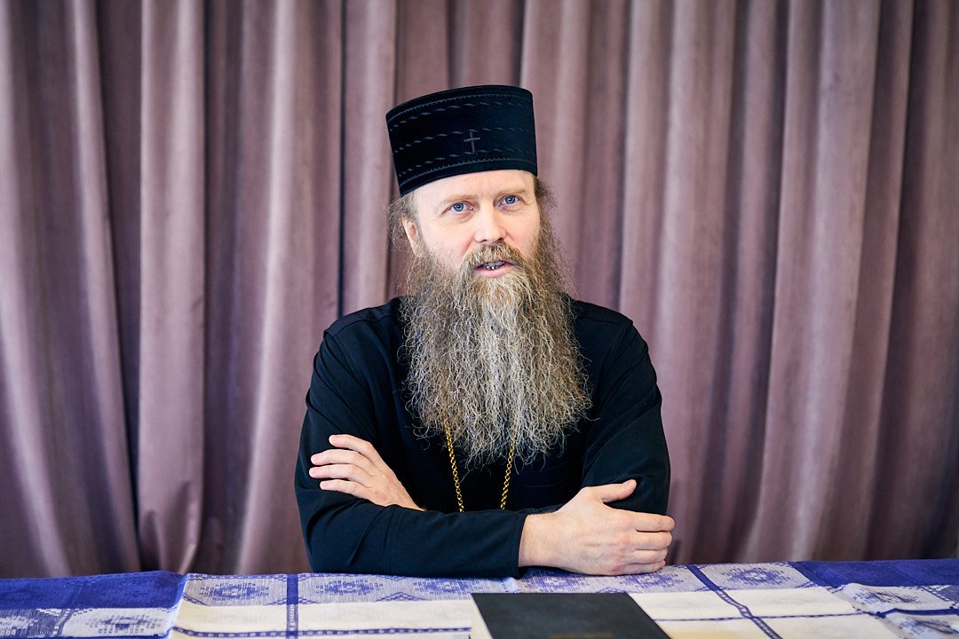 Война и христианин. Беседа епископа Павлово Посадского Силуна с прихожанами.