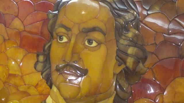 Янтарные портреты Музей янтаря