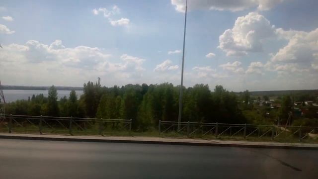Проезжаем через Волгу, подъезжаем к Казани.mp4
