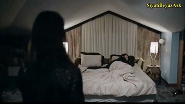 Siyah Beyaz Aşk - Sevmemeliyiz.avi