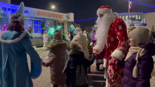 Едем с детьми на открытие ёлки и парад Дедов Морозов