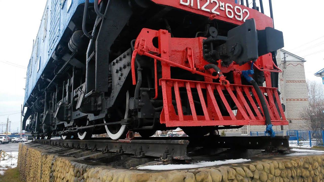 2014.10 - ВЛ22м. Памятник на ст. Зима ВСЖД