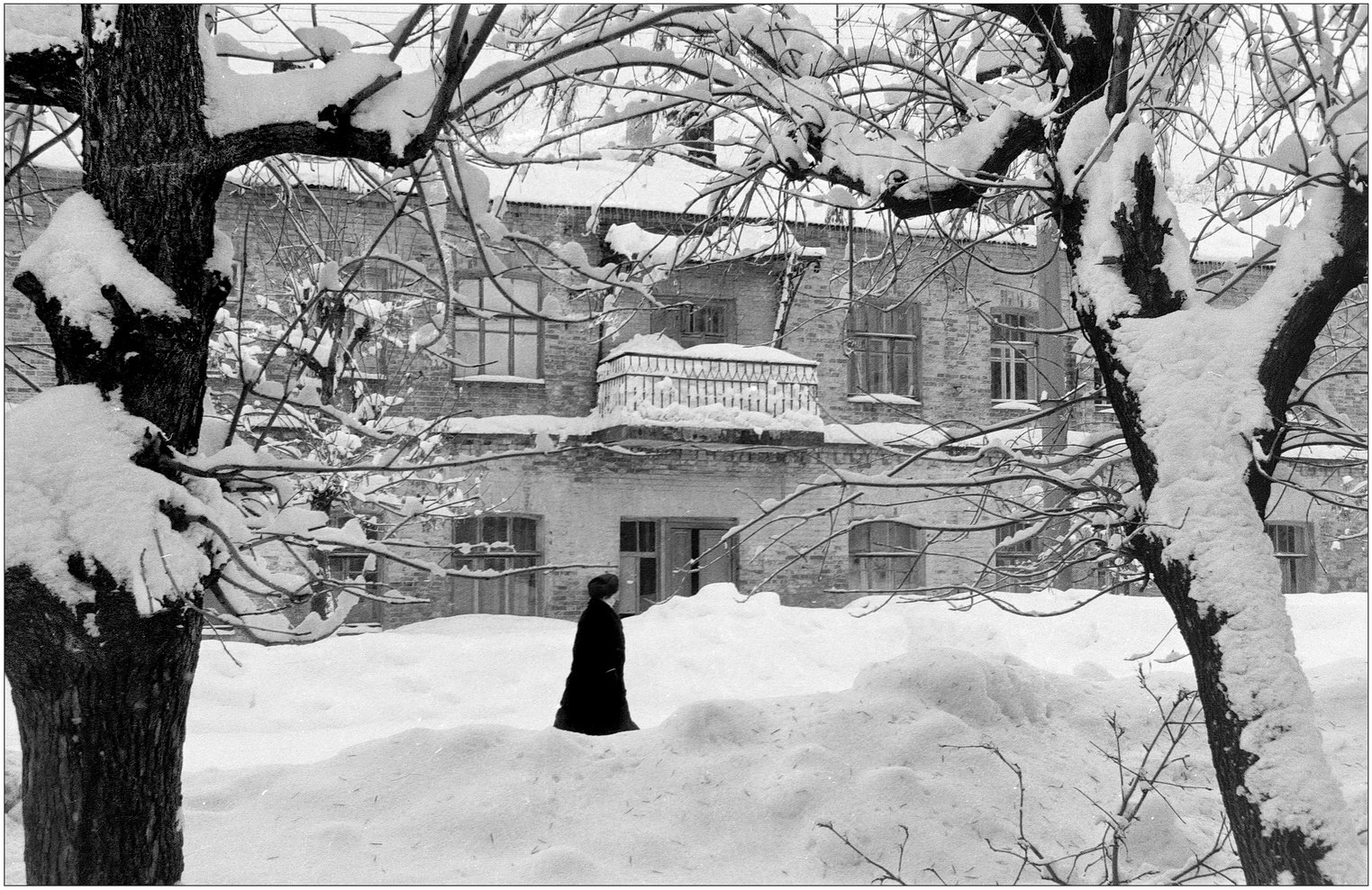 "АХ, НАСТАСЬЯ!"... (Фото Валерия Токаева (Котеельнич) - Поёт Владимир Нечаев)