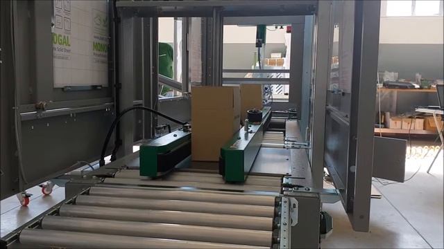 Автоматический формовщик Pack sol F 2000  с заклейкой горячим клеем-(720p30).webm