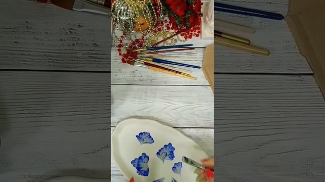 Художественная роспись по гипсу- тарелка,поднос
