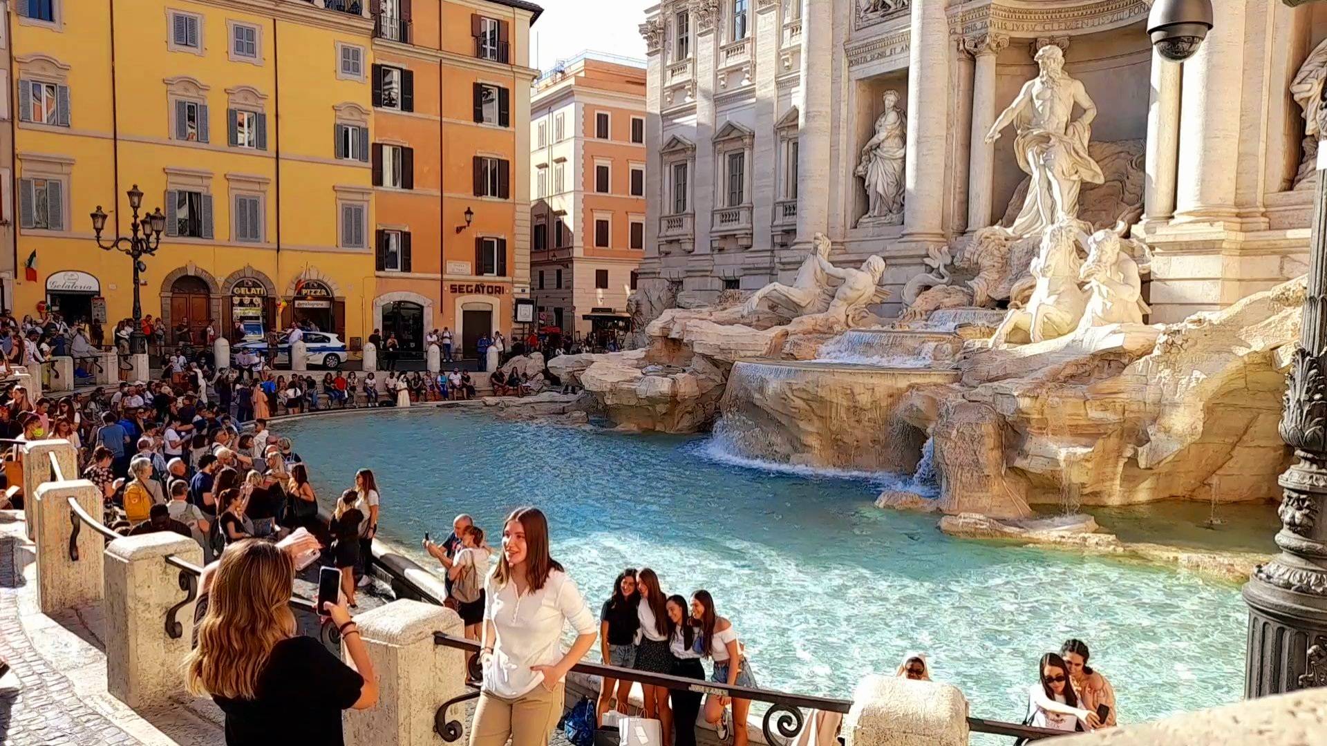 Фонтан Треви самый грандиозный фонтан в Риме. Растительный декор на фонтане Треви. Мечты сбываются!