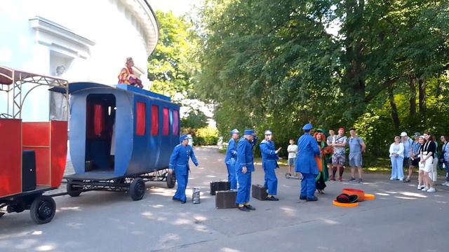 Жонглирование чемоданами