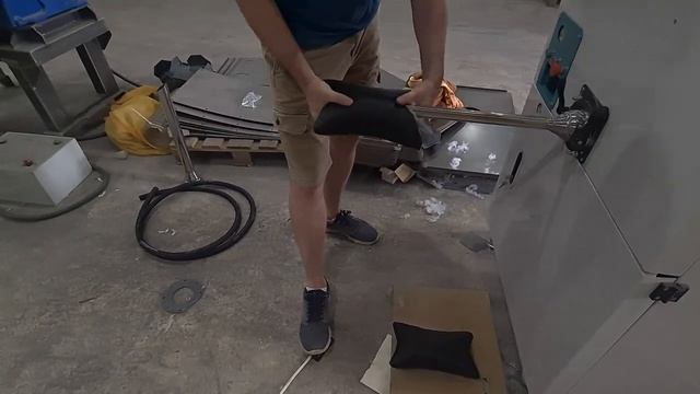 НК 1 набиваем подушку подголовника синтепоном