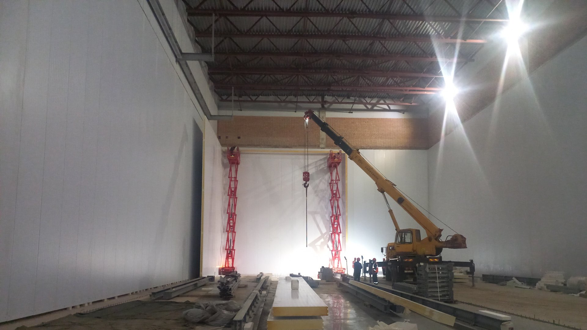 Начало сборки камеры теплоизоляционной боксфризера